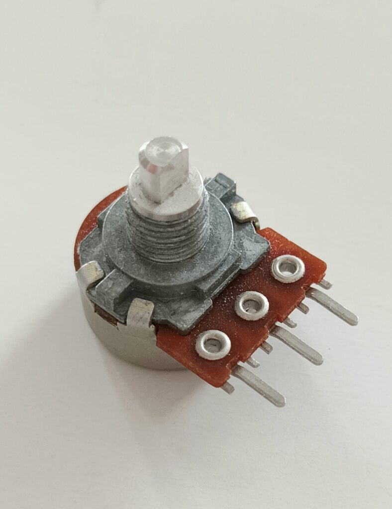 DM1107 Alps pot. soundcraft 20kb c/d small D shaft. - Audio Broker